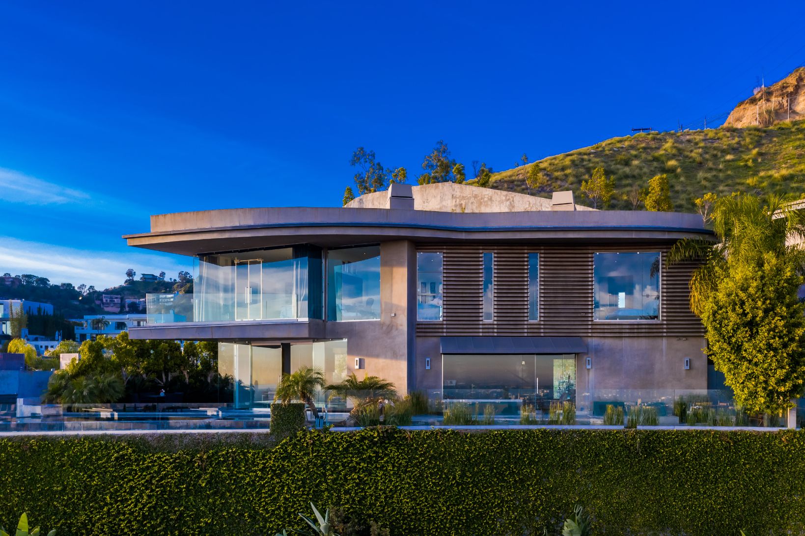 1738 Viewmont Drive Los Angeles CA 90069 - Stacy Gottula